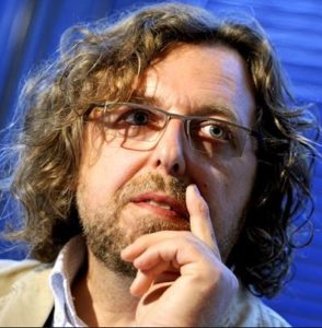 Styděl jsem za to, že tu pracuji. Adam Komers po 25 letech opustil řady ...